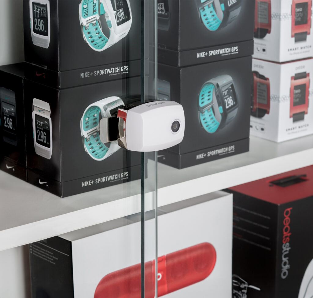 6 Advantages of Smart Glass Display Case Locks in Retail
