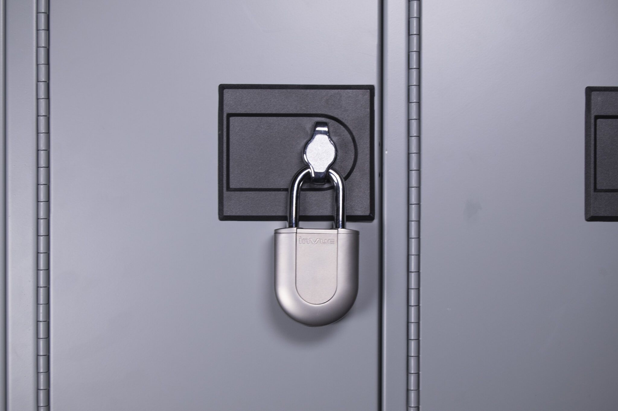 Access Control Solutions for Retail Brands | InVue