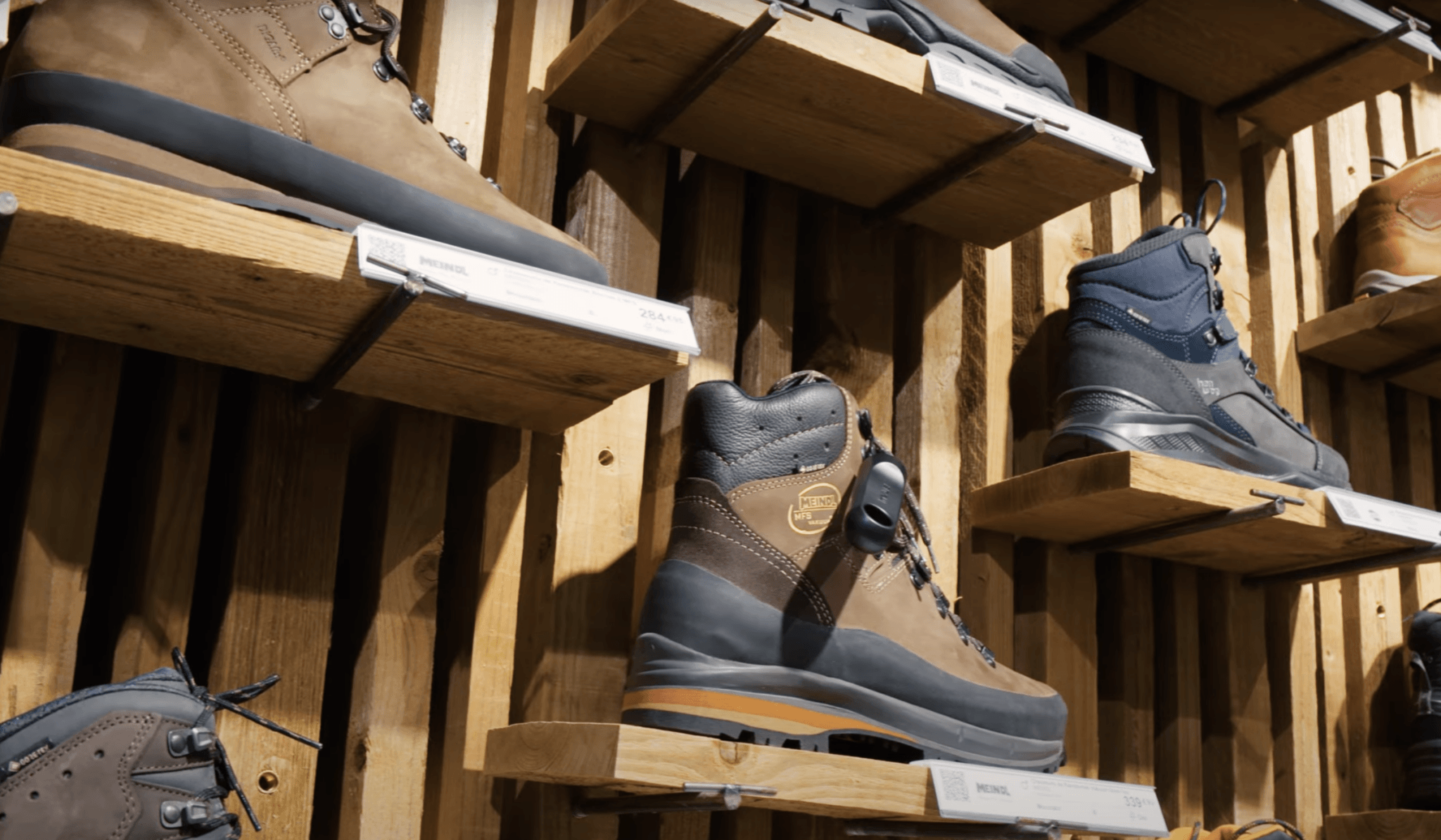 12 Steps to Stop Retail Employee Theft | InVue